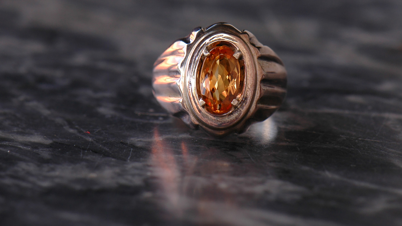 Topaze : Significations, origines et pouvoirs de cette pierre